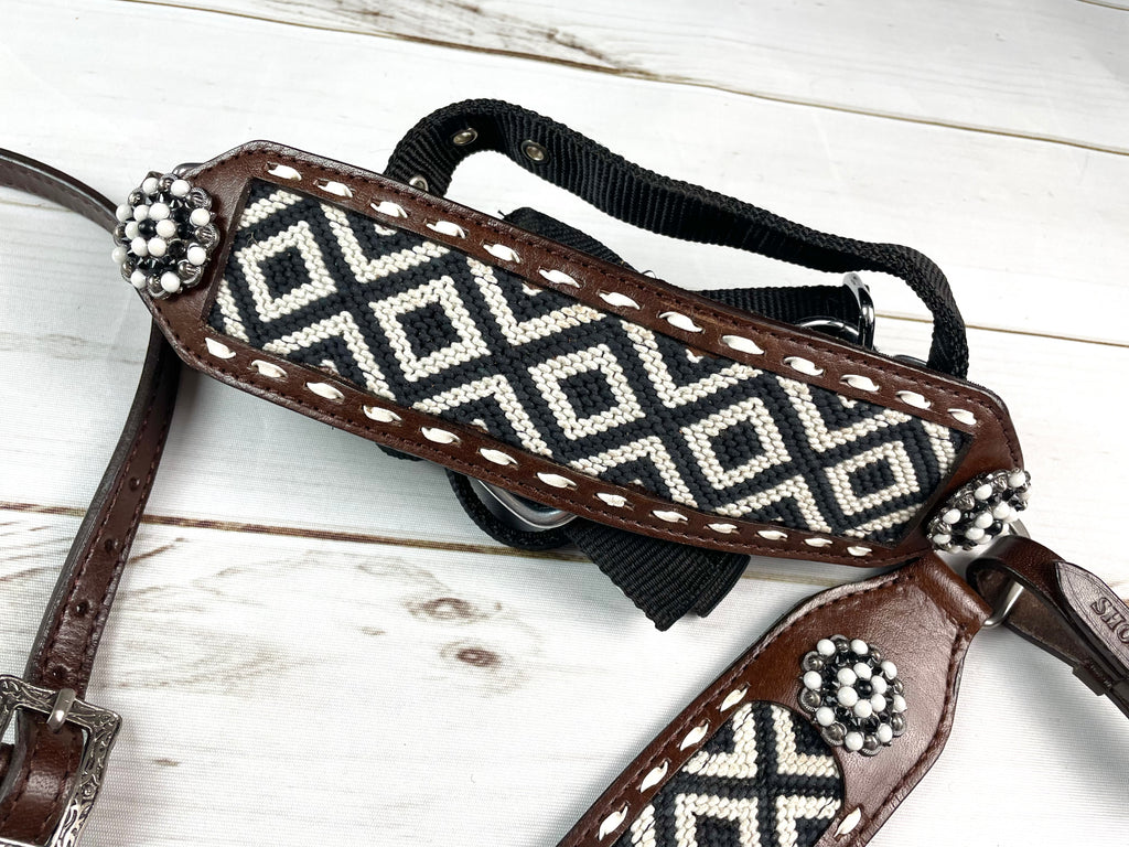 Southwest Black & White Woven Inset Bronc Halter – Cowgirl Barn & Tack
